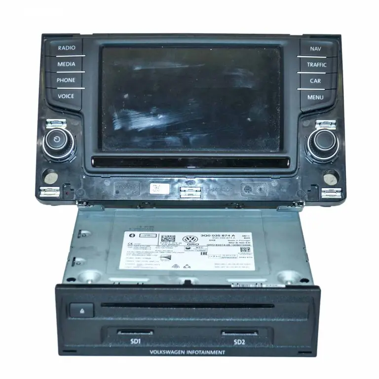 Rozbaleno rádio + navigace (řidící jednotka a display) VW Passat B8 3G0 ...