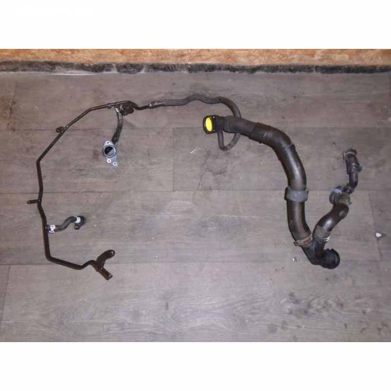 Rozbaleno hadice + trubka vodní VW Passat B8 3G0 2,0 TFSi 06K121075Q ...