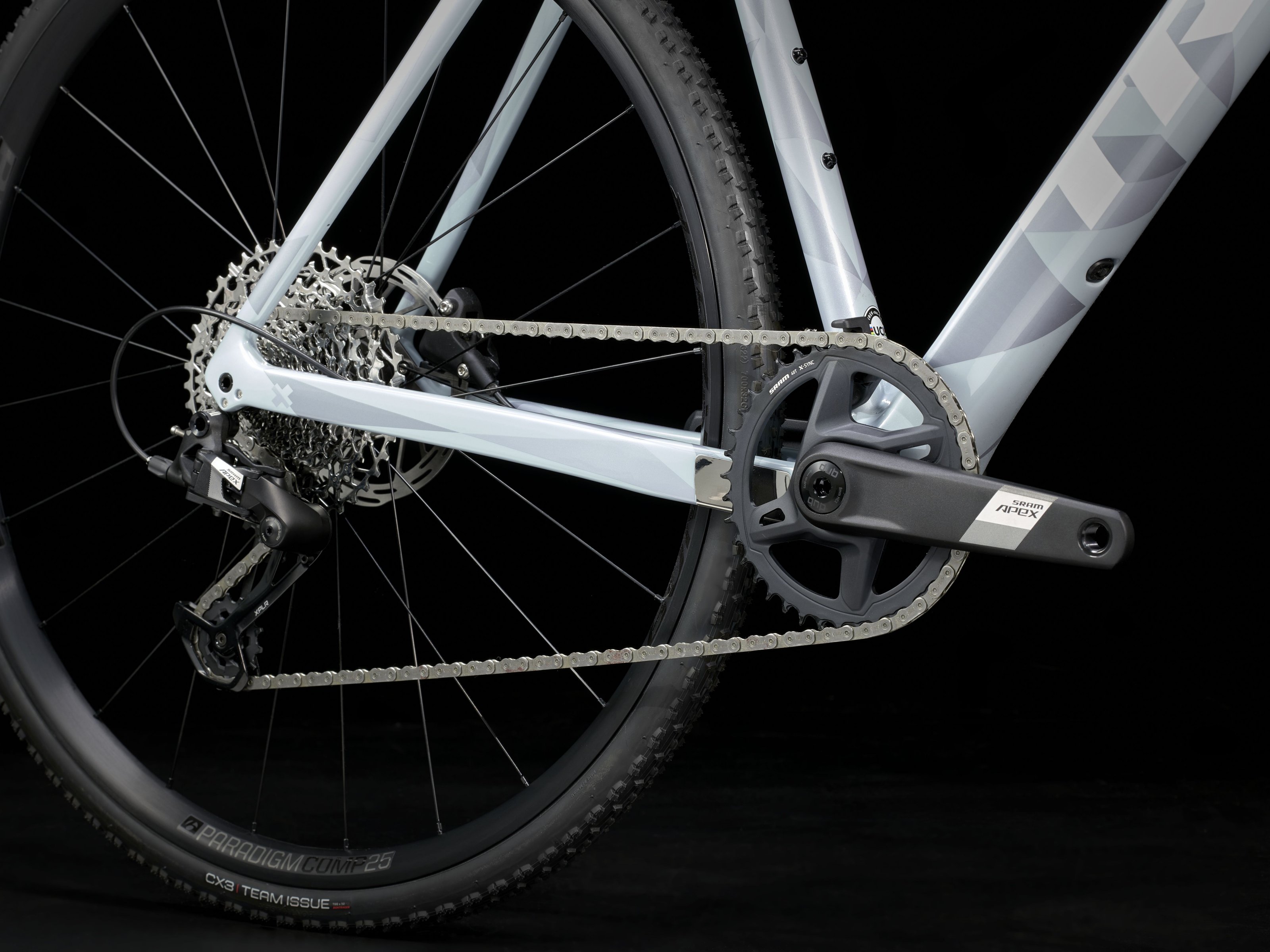 Foto Silniční kolo Trek Boone 5 Plasma Grey Pearl 2024 56 cm - Zbozi.cz